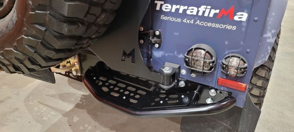 Defender Skeleton Rear Step Corner Bumpers - TF0018